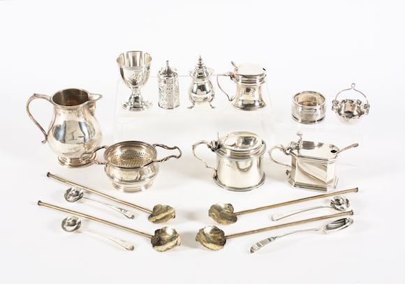 Bonhams : A collection of silver items (19)