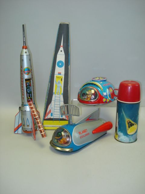 Bonhams : Three tinplate Space Toys 4