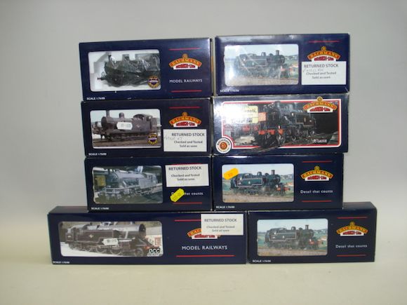 Bonhams : Bachmann tank engines and rolling stock approx 40