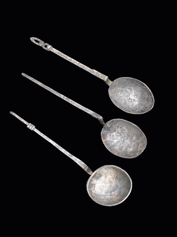 Bonhams : Three Roman silver spoons 3