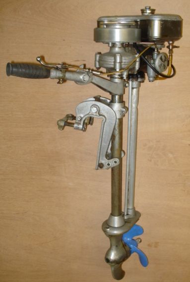 Bonhams Cars : An Apex 7.5hp single cylinder outboard motor,