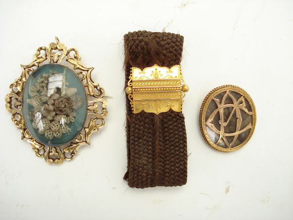 Bonhams : A Victorian hair brooch (3)