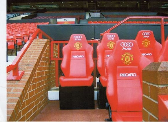 Bonhams : A Manchester United 'dug out' chair