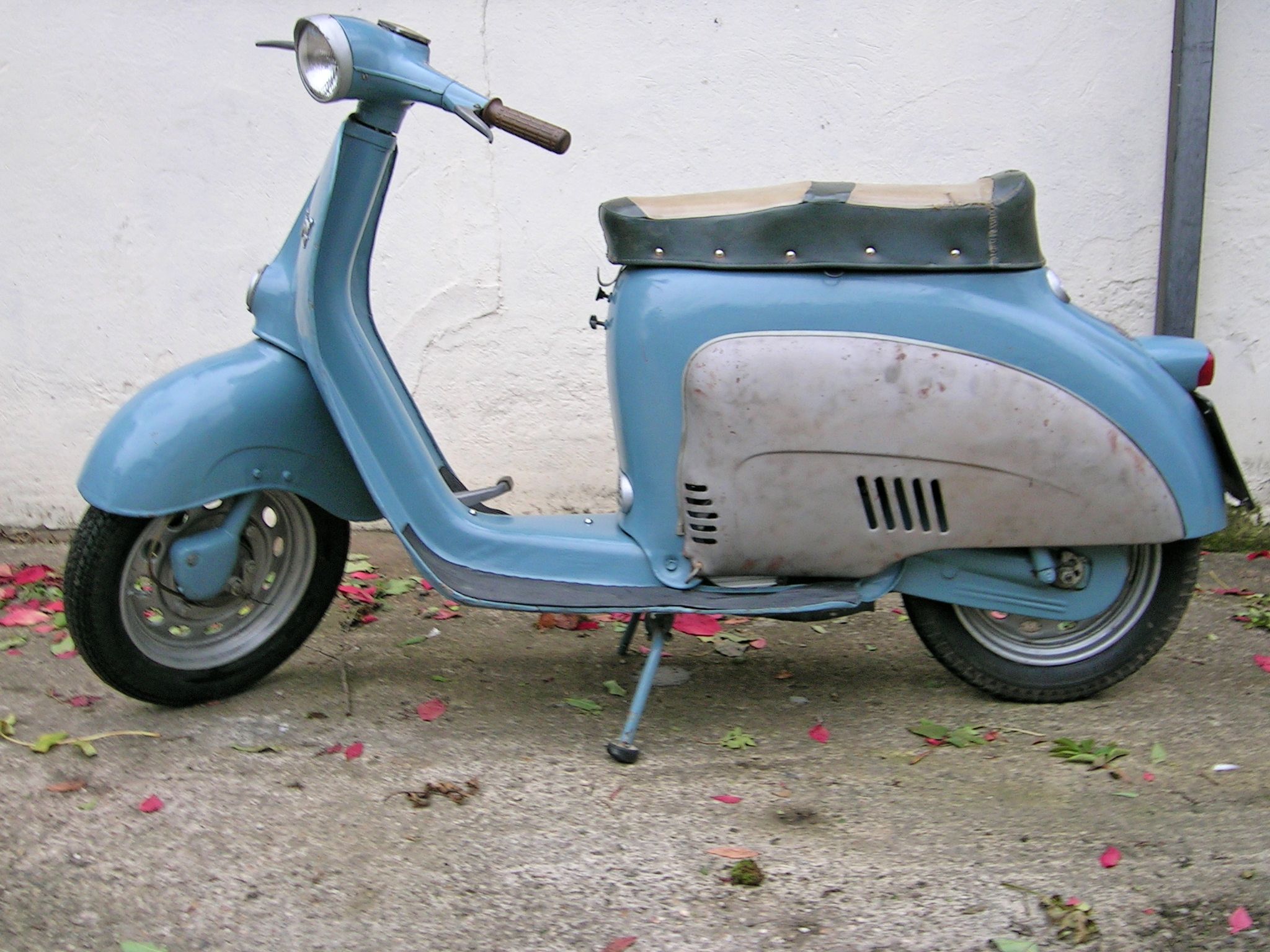 Bonhams Cars : 1961 Agrati-Garelli 80cc Capri Scooter Frame no. 03451 ...