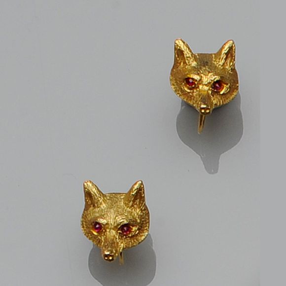 Bonhams : A pair of 9ct gold fox mask earrings