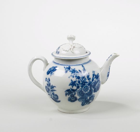 Bonhams : A Caughley blue and white teapot, late 18th Century