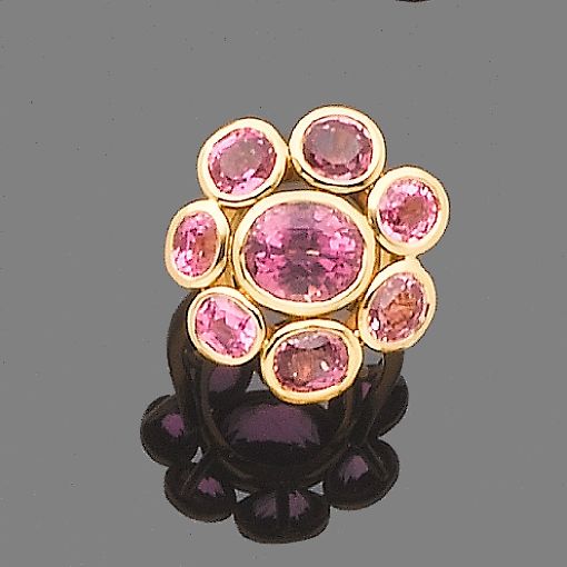 Bonhams : A pink spinel cluster ring