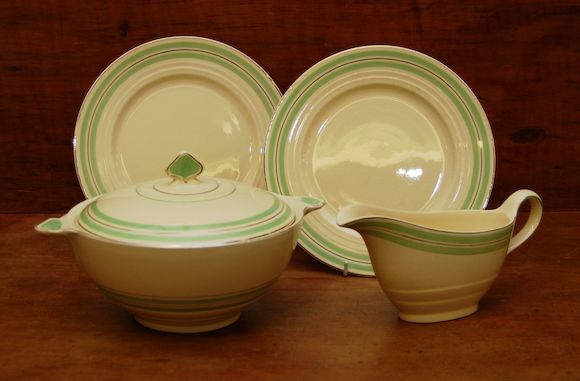 Bonhams : A Newhall "Nirvana" pattern dinner service