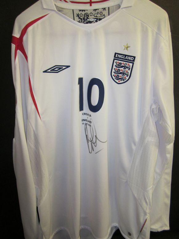 Bonhams : 2006 Peter Crouch match issued hand signed England shirt