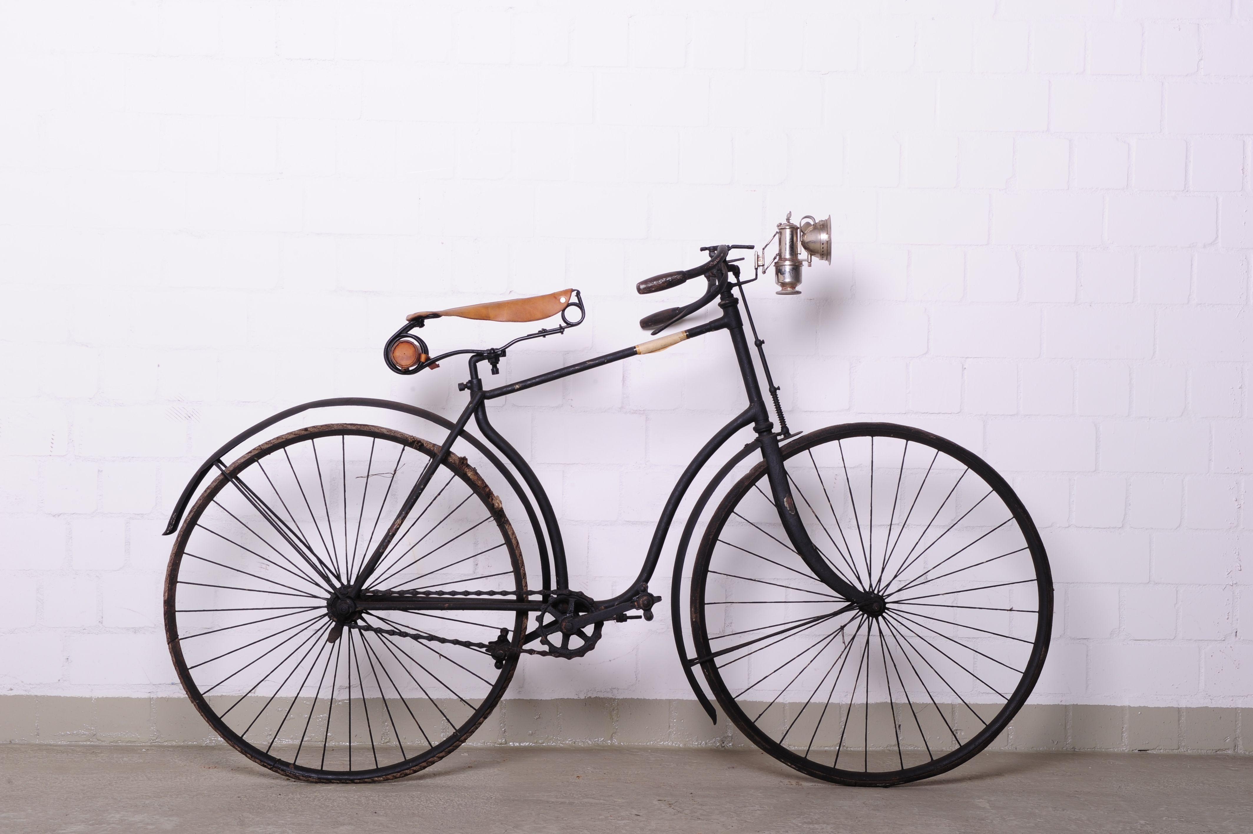 Bonhams Cars : A 21 inch Diamond Frame Safety Bicycle,