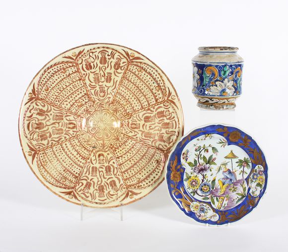 Bonhams : A Nove faience plate, an Italian albarello and a 'Hispano ...
