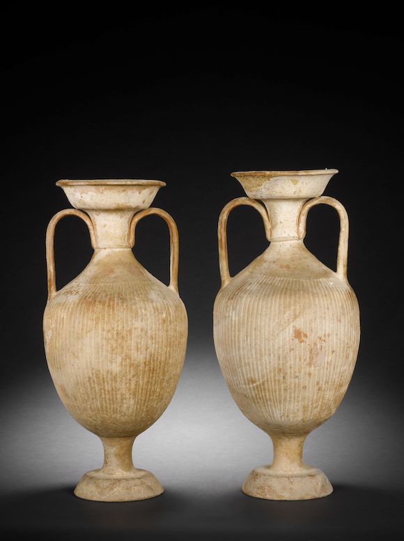 Bonhams : A pair of Greek terracotta amphorae 2