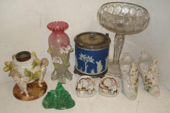 Bonhams A Sitzendorf Oil Lamp Base Supported By Three Cherubs