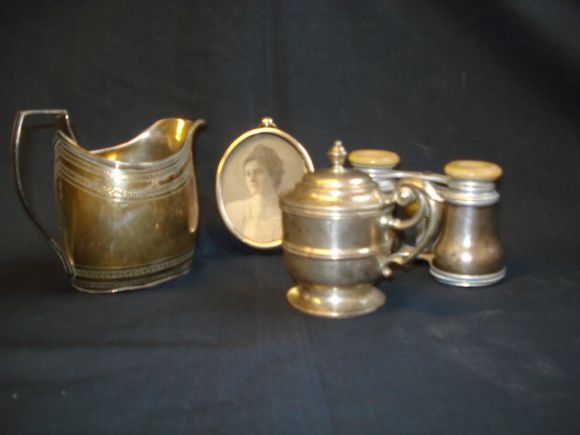 Bonhams : A mustard Chester, 1901