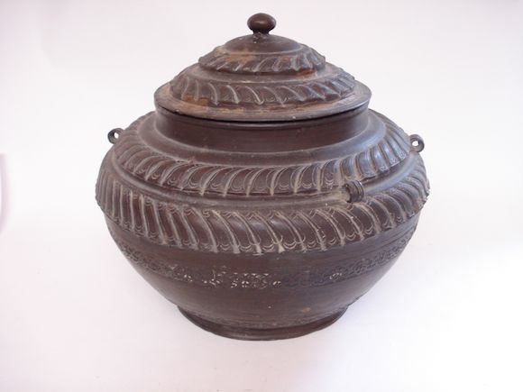 Bonhams : A bronze funeral jar and cover 18th/19th century