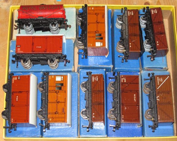 Bonhams : Hornby Dublo nine LMS and LNER wagons 10