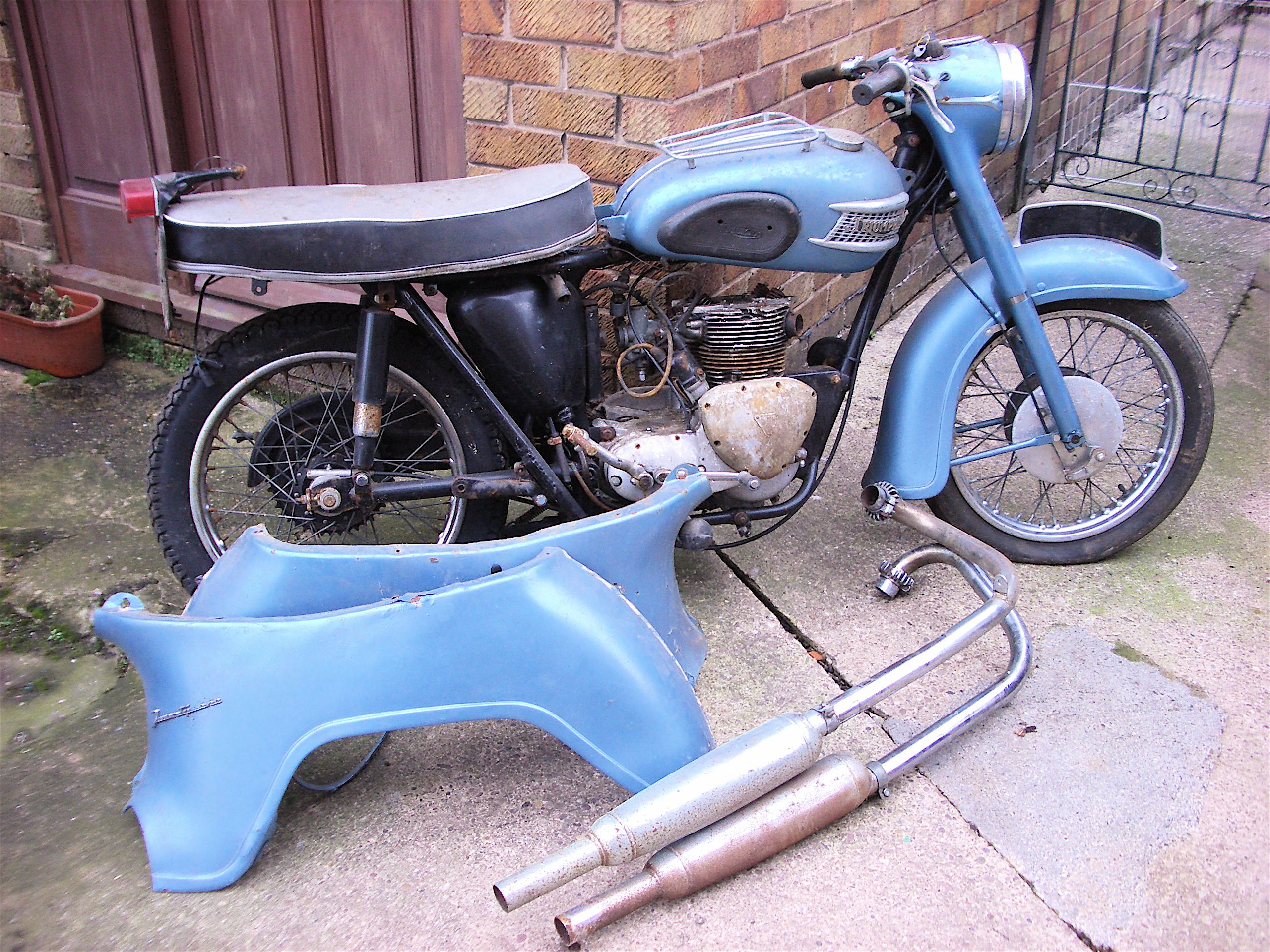 Bonhams Cars : 1959 Triumph 349cc 3TA Frame no. 3TA H11145 Engine no ...