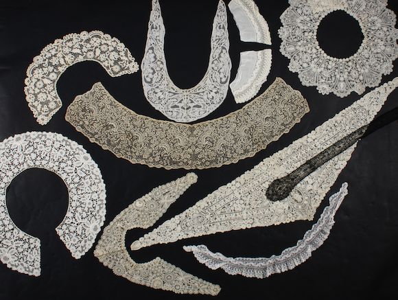 Bonhams : A 19th century Mechlin lace collar with matching sleeve frills