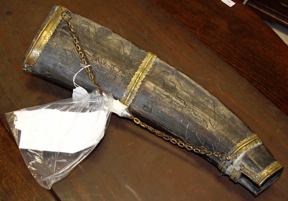 Bonhams : A Chinese cornucopia shaped powder horn