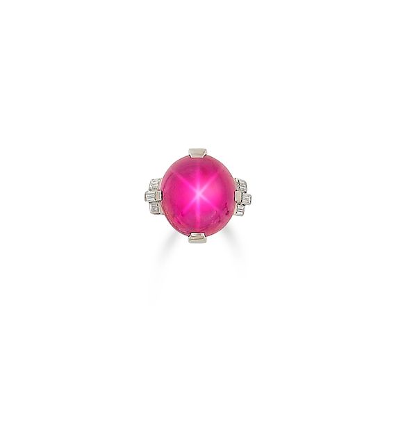 Bonhams : A star ruby and diamond ring