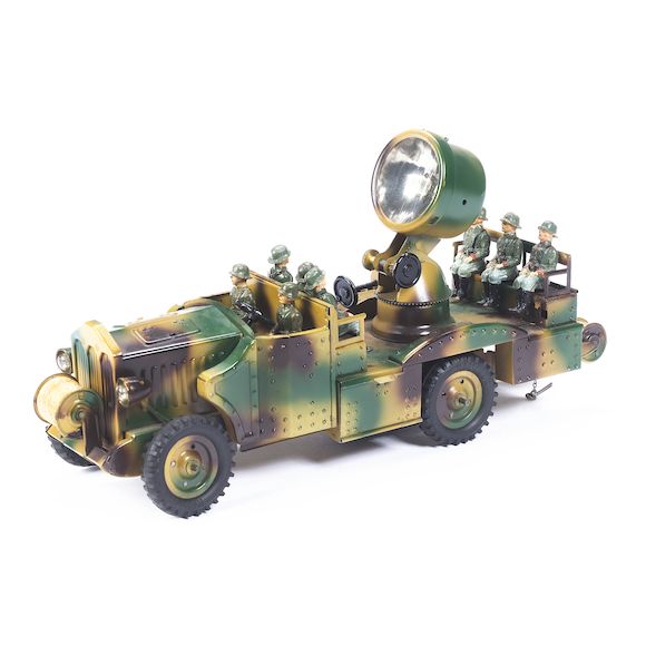 Bonhams : Hausser tinplate clockwork large Four-wheel Searchlight Lorry 9