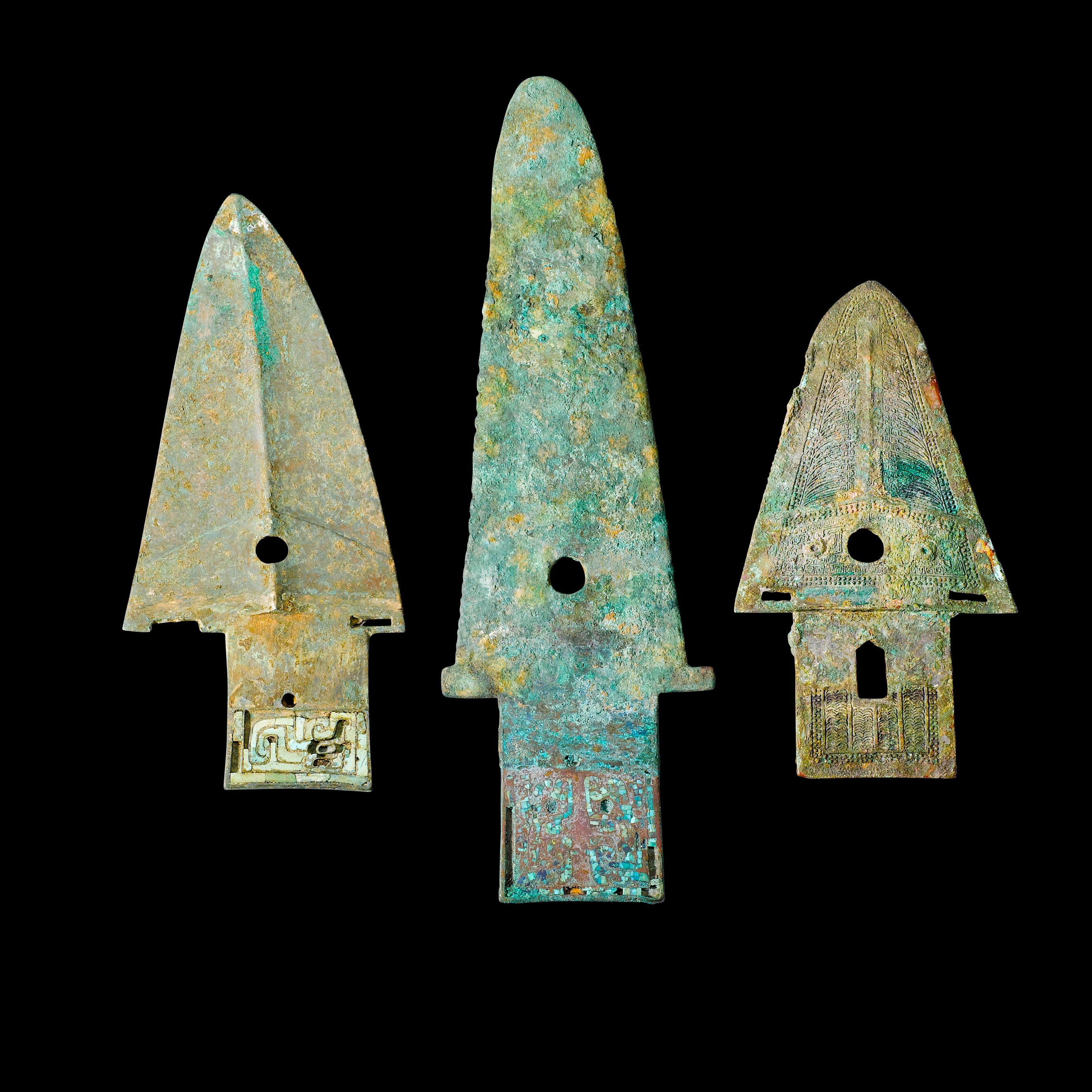Bonhams : Three bronze dagger axes Shang dynasty