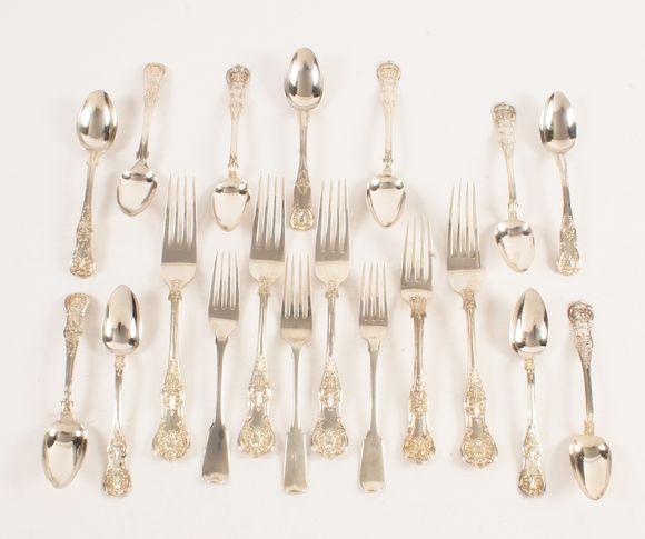 Bonhams : A part canteen of Edwardian silver Queen's pattern flatware ...