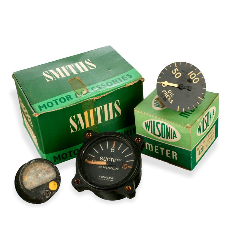 Bonhams Cars : A box of Smiths Aircraft instruments