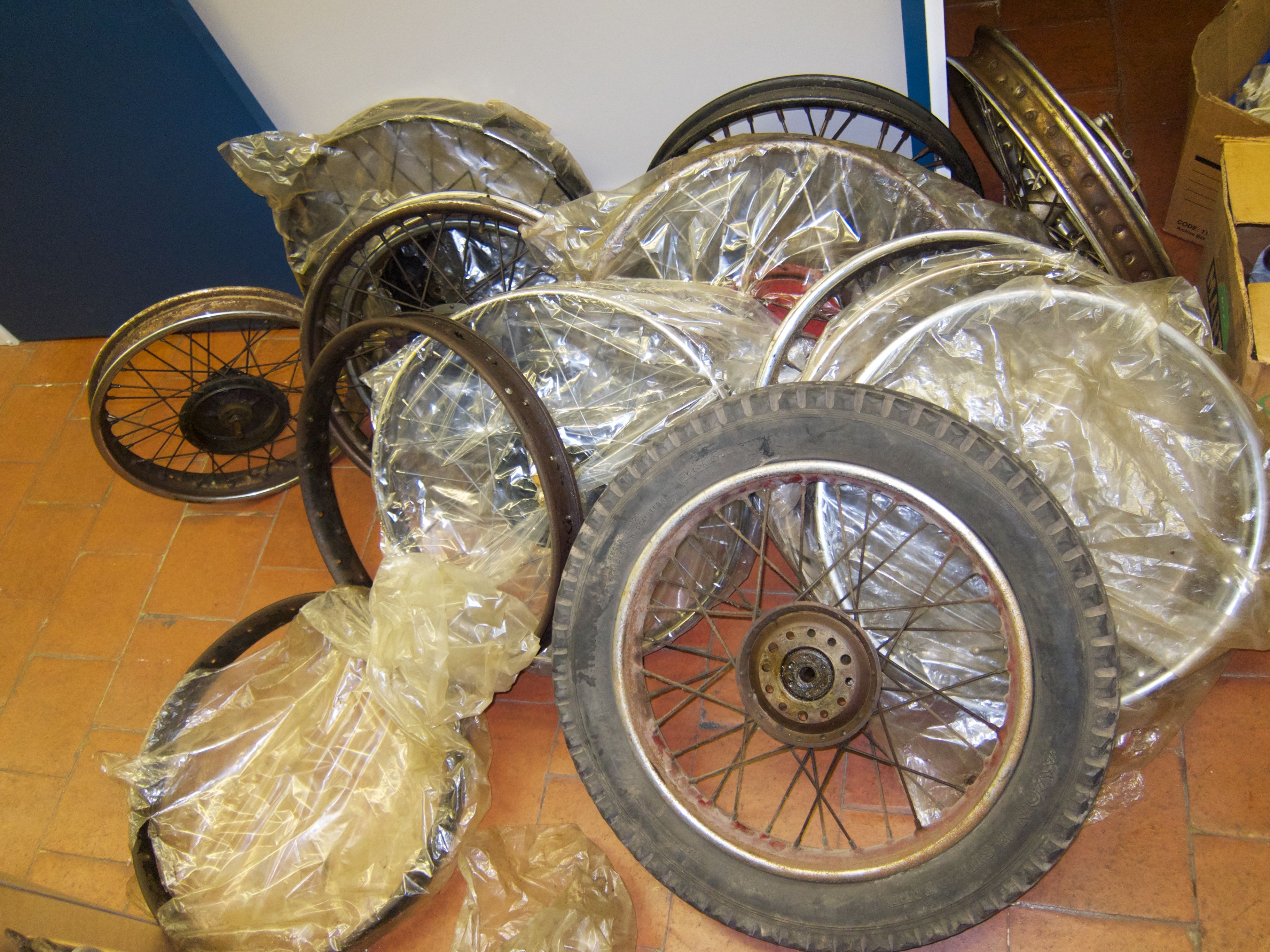 Bonhams Cars : A quantity of 18" and 19" post-war wheels,