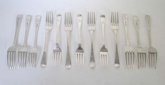 Bonhams : Fifteen 19th century Irish silver Old English pattern dessert ...