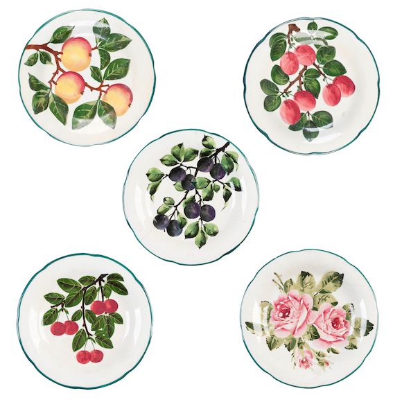 Bonhams : Five Wemyss 'Gordon' plates 19th century