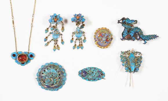 Bonhams : A group of seven pieces of Chinese kingfisher feather jewellery