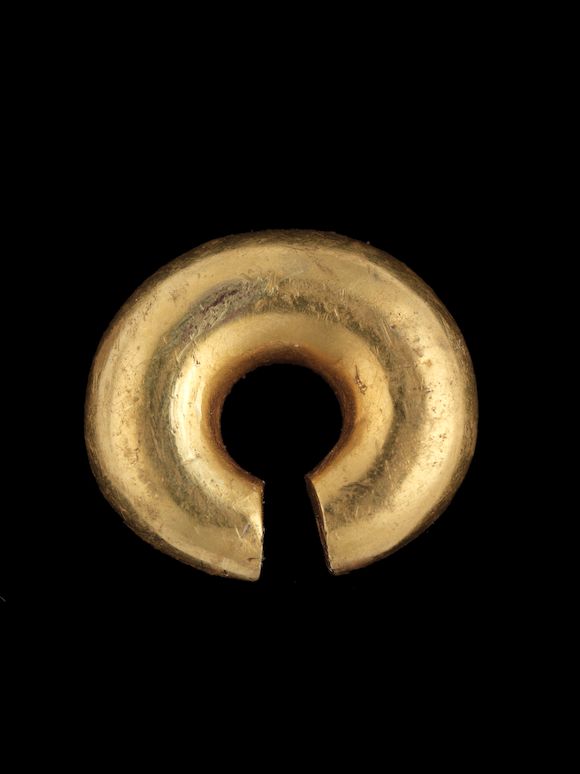 Bonhams : A British Bronze Age penannular ring