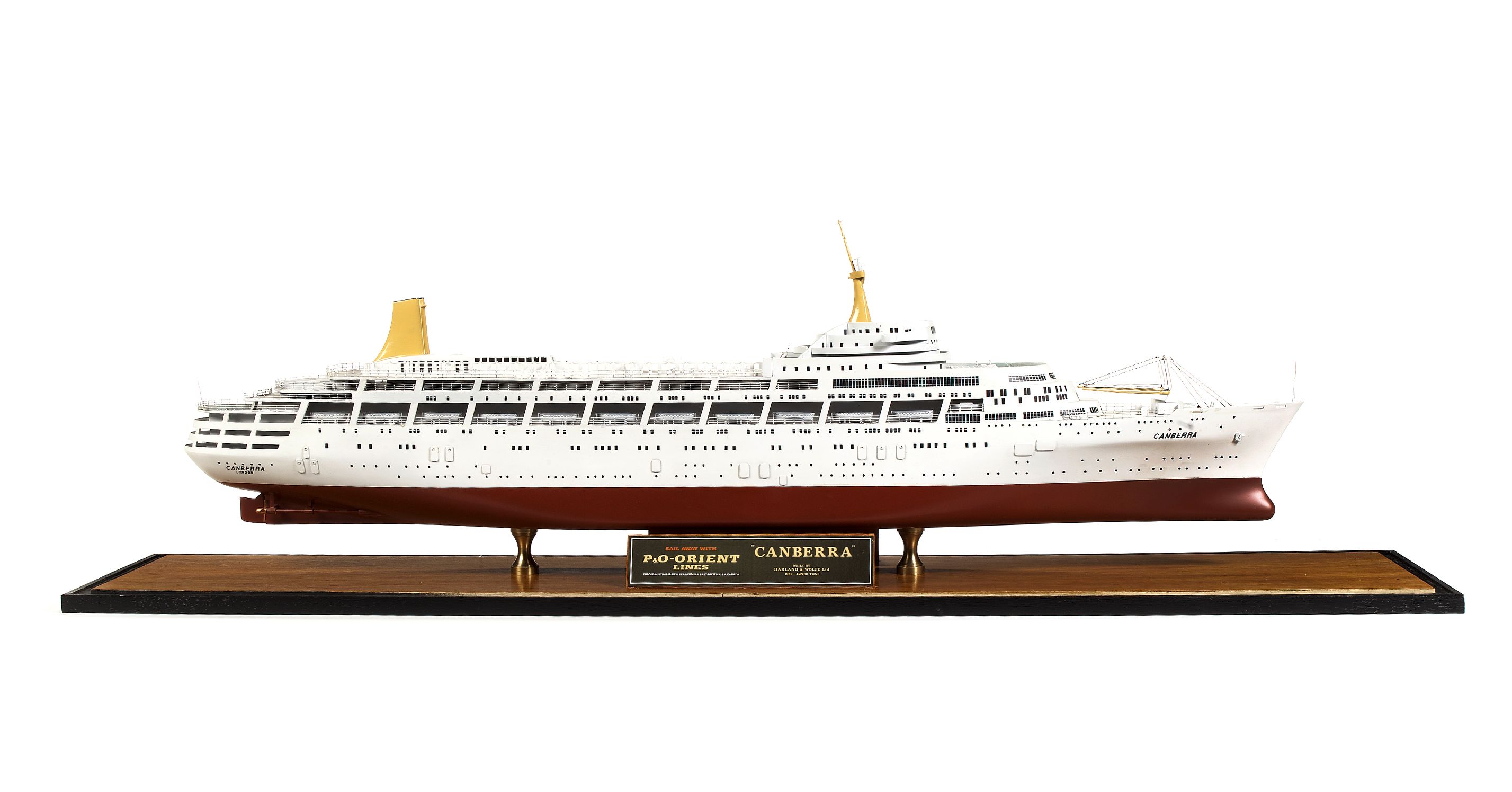 Bonhams : A Travel Agent's display model of the SS Canberra 1960. 46x9 ...