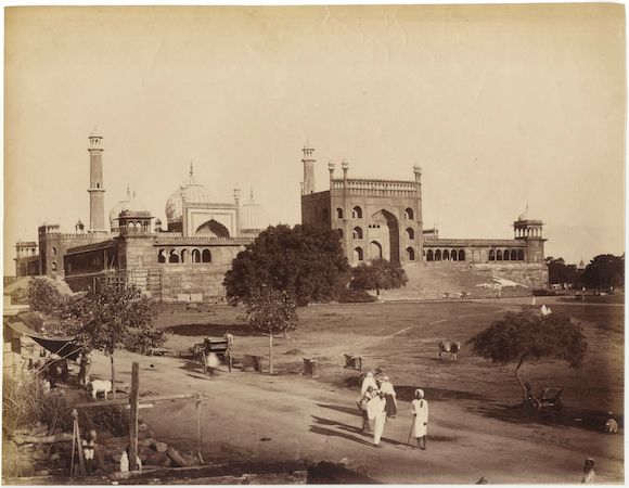 Bonhams : ARCHITECTURE A group of 17 images, [c.1880] (17)