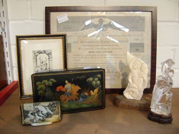 Bonhams : Collective objects to include a 19th century stags horn snuff ...