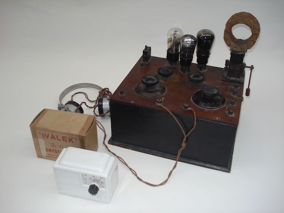 Bonhams : A three-valve wireless receiver, circa 1926,