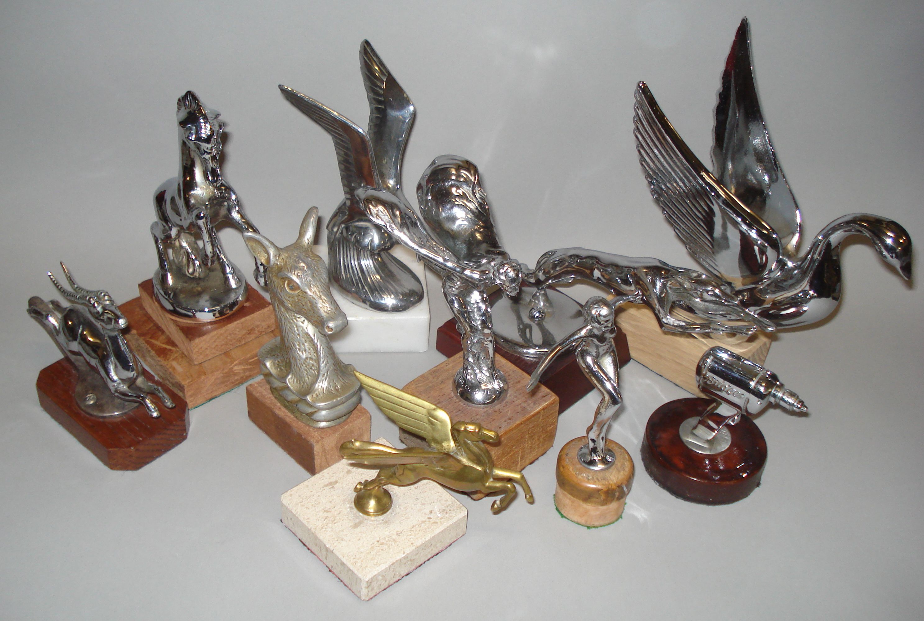 Bonhams Cars : Ten car mascots,