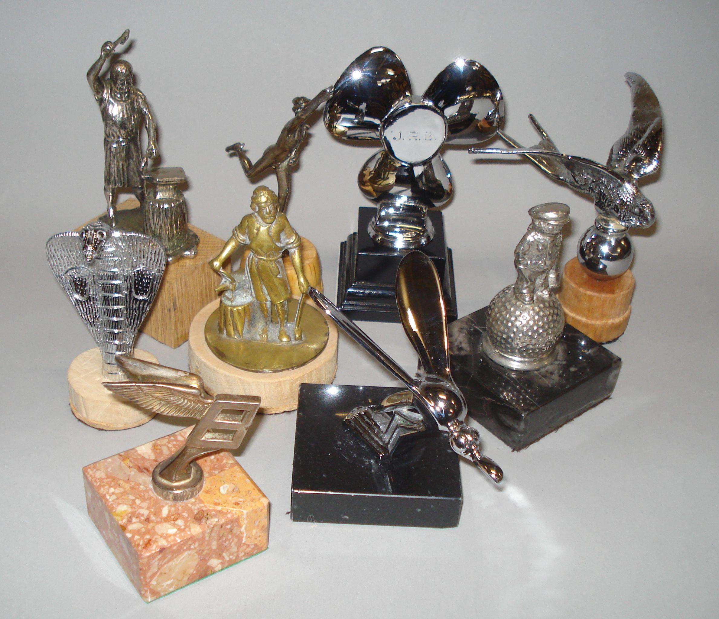 Bonhams Cars Assorted Mascots And Figurines