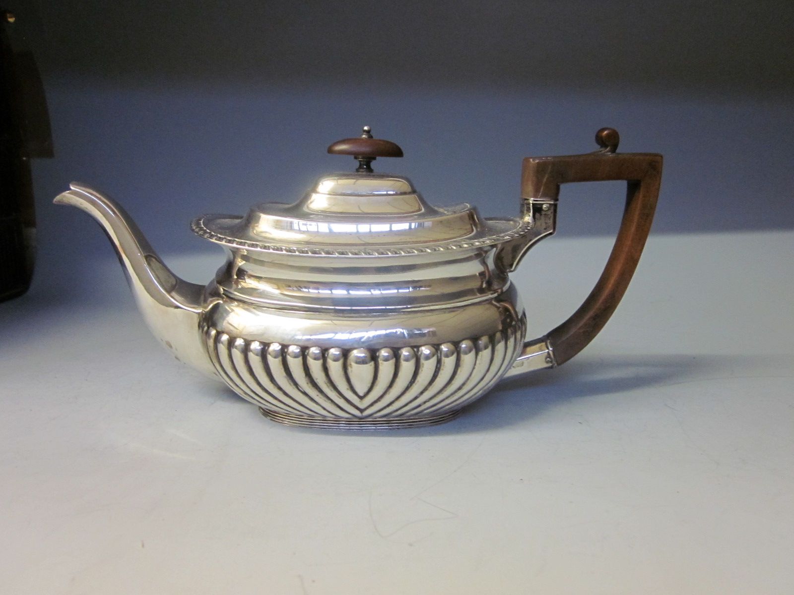 Bonhams : An oval teapot, by Hawskworth Eyre and Co., Sheffield 1923,