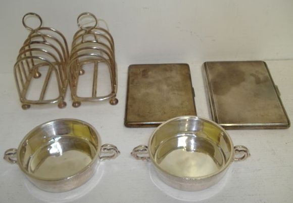 Bonhams : A pair of George V silver five bar wire-work toast racks, J ...