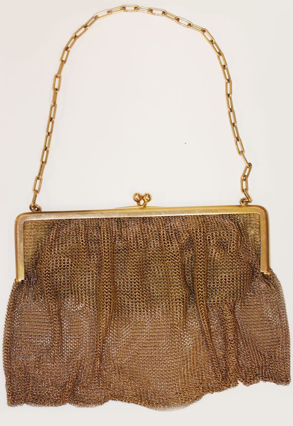 Bonhams : A 9ct gold mesh-link large purse