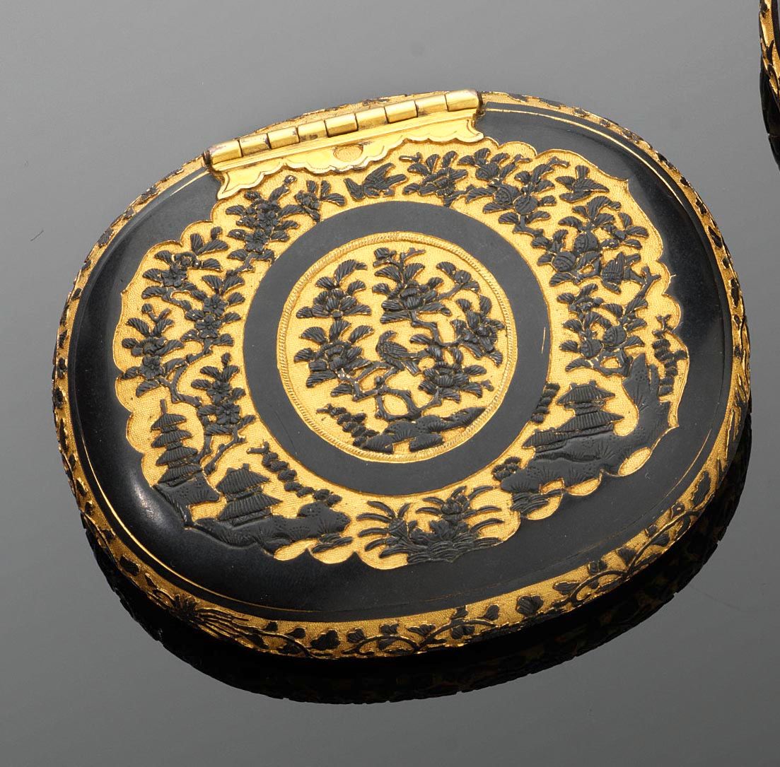 Bonhams : An 18th century Japanese export sawasa oval snuff box, marked ...