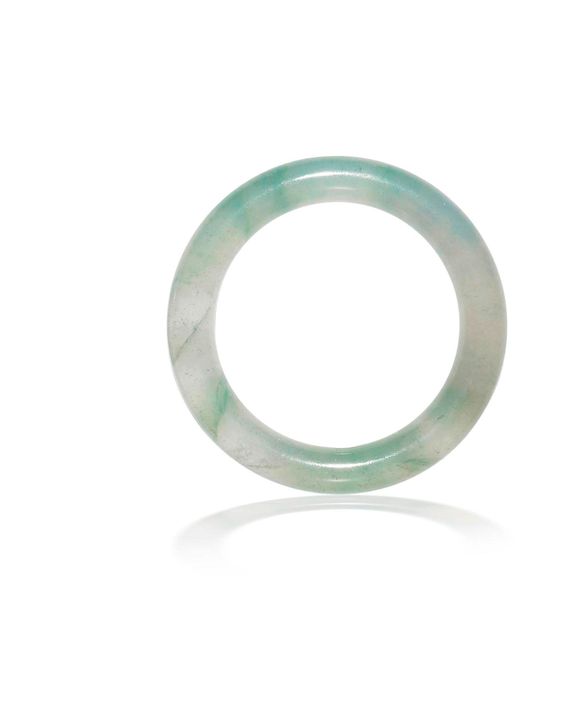 Bonhams : A jadeite bangle