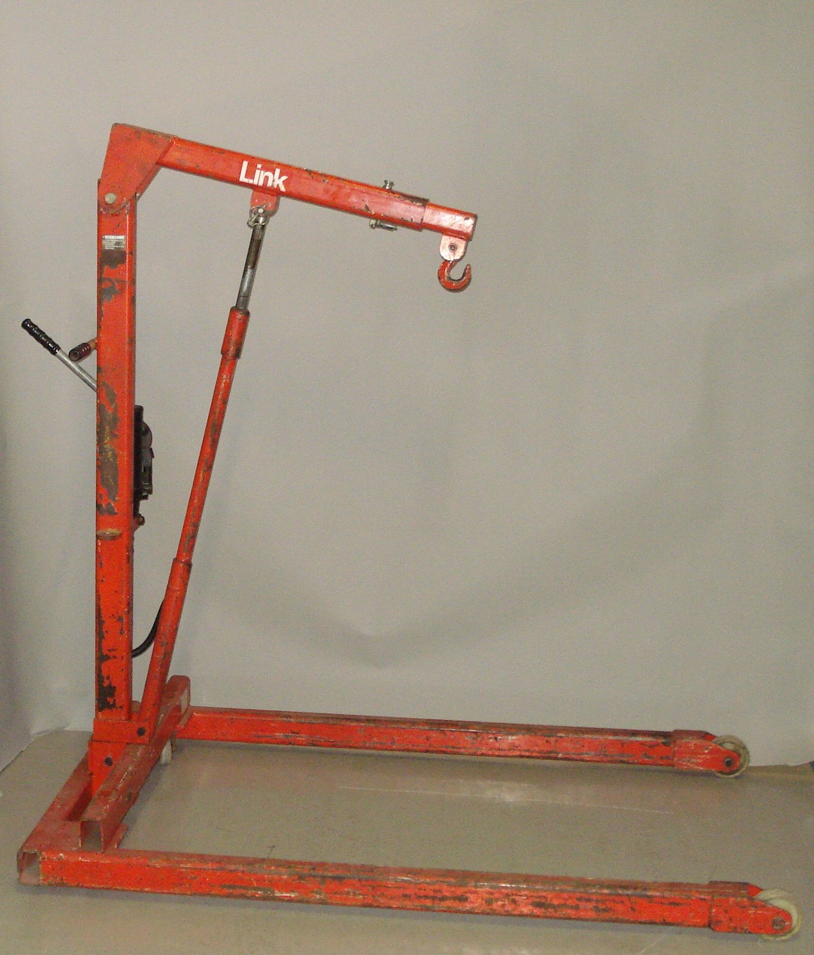 Bonhams Cars : A Link-Hampson engine hoist,