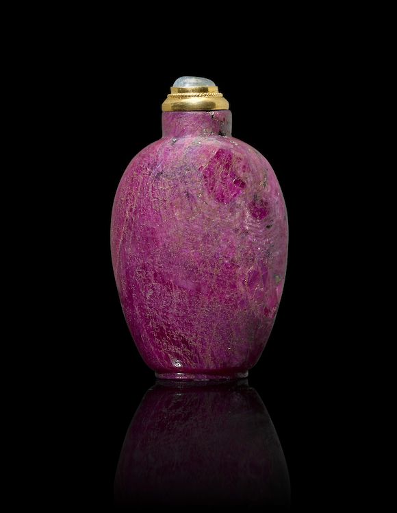 Bonhams : A ruby matrix snuff bottle Mid Qing dynasty