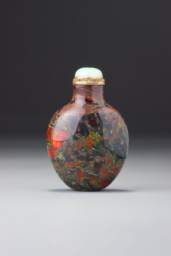 Bonhams : A 'realgar-glass' snuff bottle 1720-1840