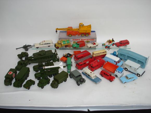 Bonhams : Dinky toys lot