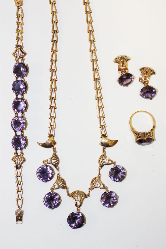 Bonhams : A synthetic corrundum suite,