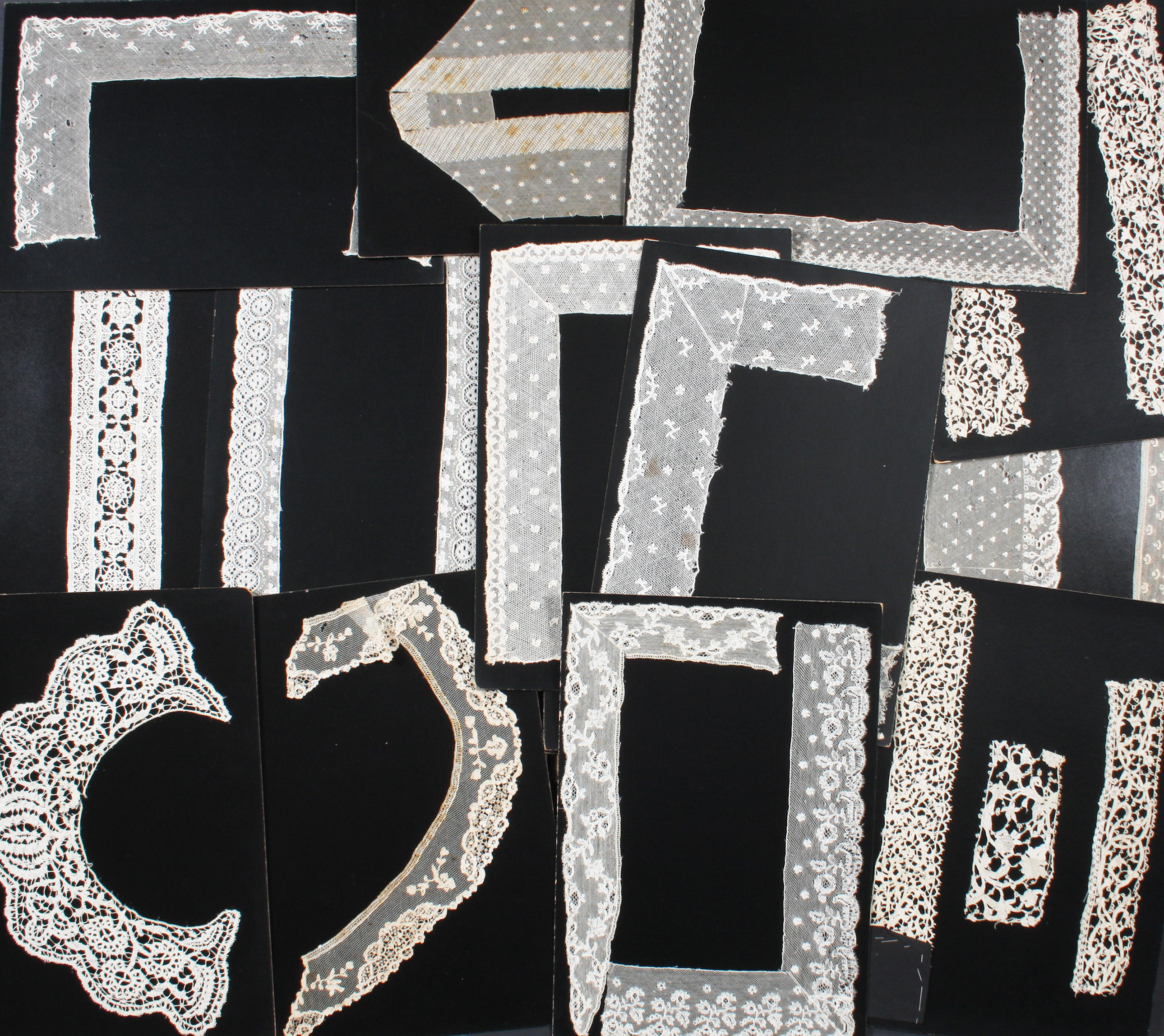 Bonhams : Eight folders of lace collectors' lace items dating from 17th ...